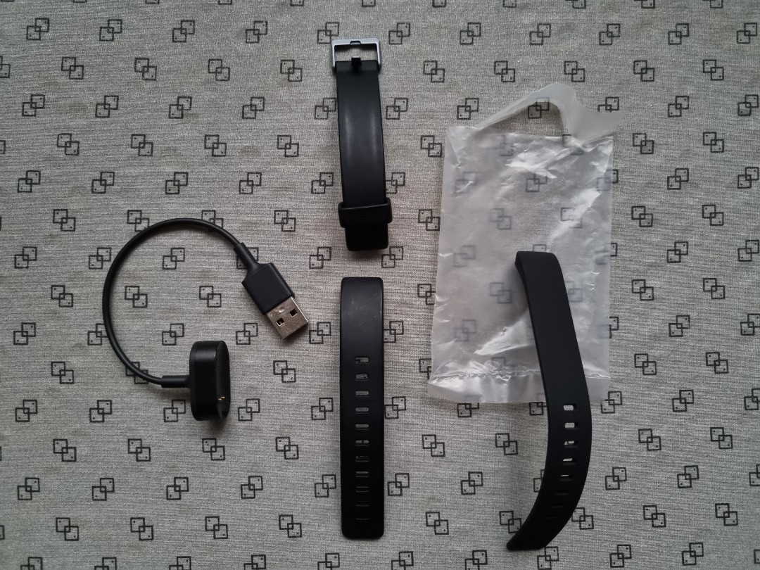 Fitbit Inspire HR Straps & Charger, Sports Equipment, Bicycles & Parts ...