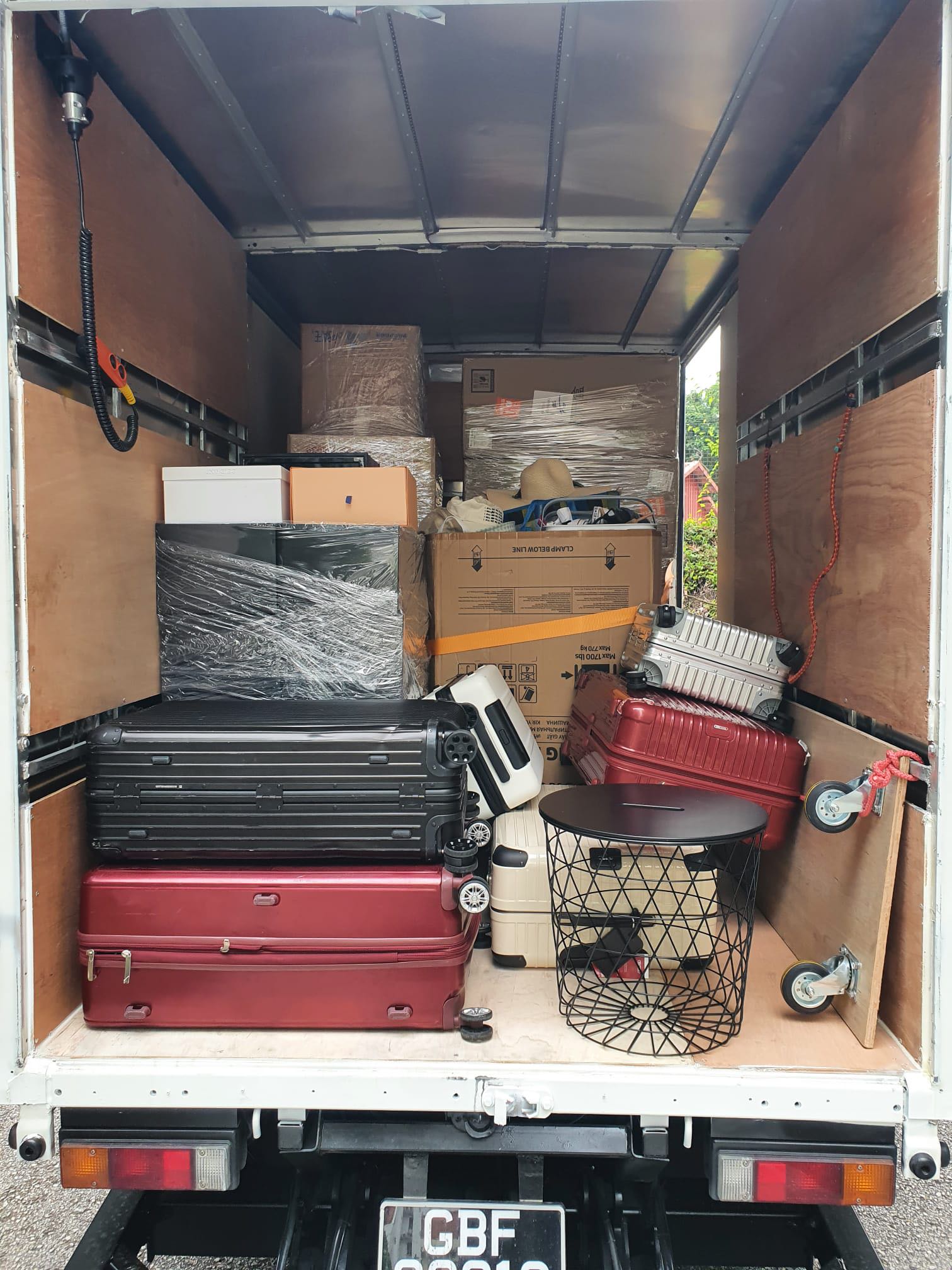 Furniture moving - Lorry with tailgate, Home Services, Movers ...