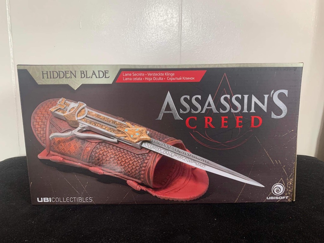 Hidden Blade from Assassin's Creed, Hobbies & Toys, Memorabilia ...
