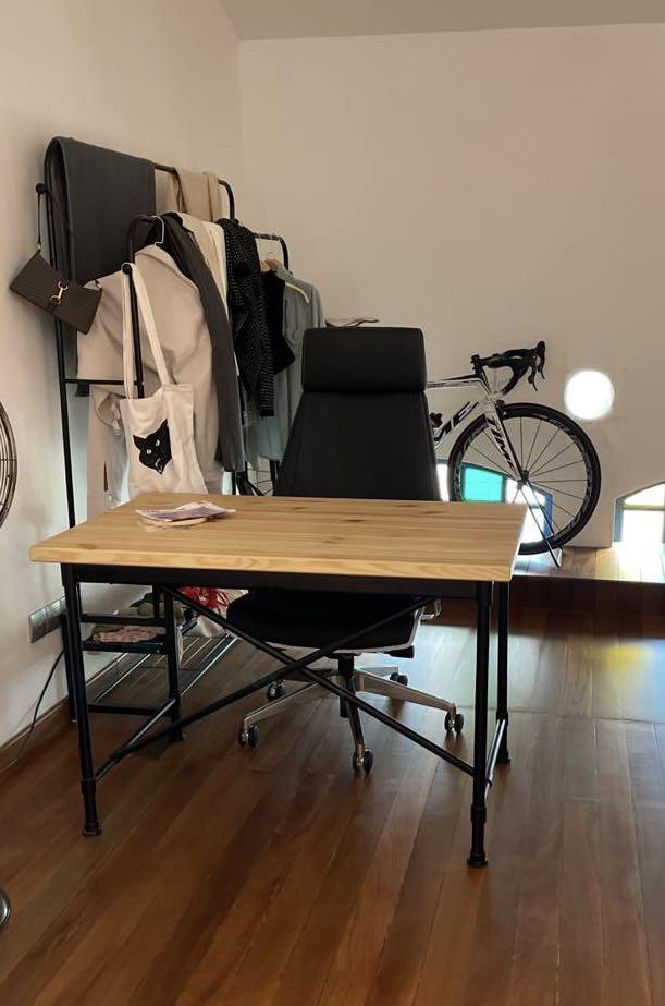 IKEA Kullaberg Desk + Leather Swivel Boardroom Office Chair, Furniture ...
