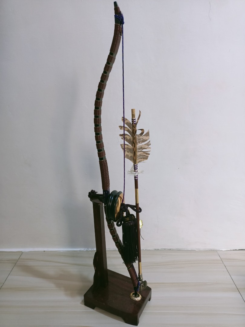 Japan Preloved Bow and Arrow Display, Hobbies & Toys, Memorabilia ...