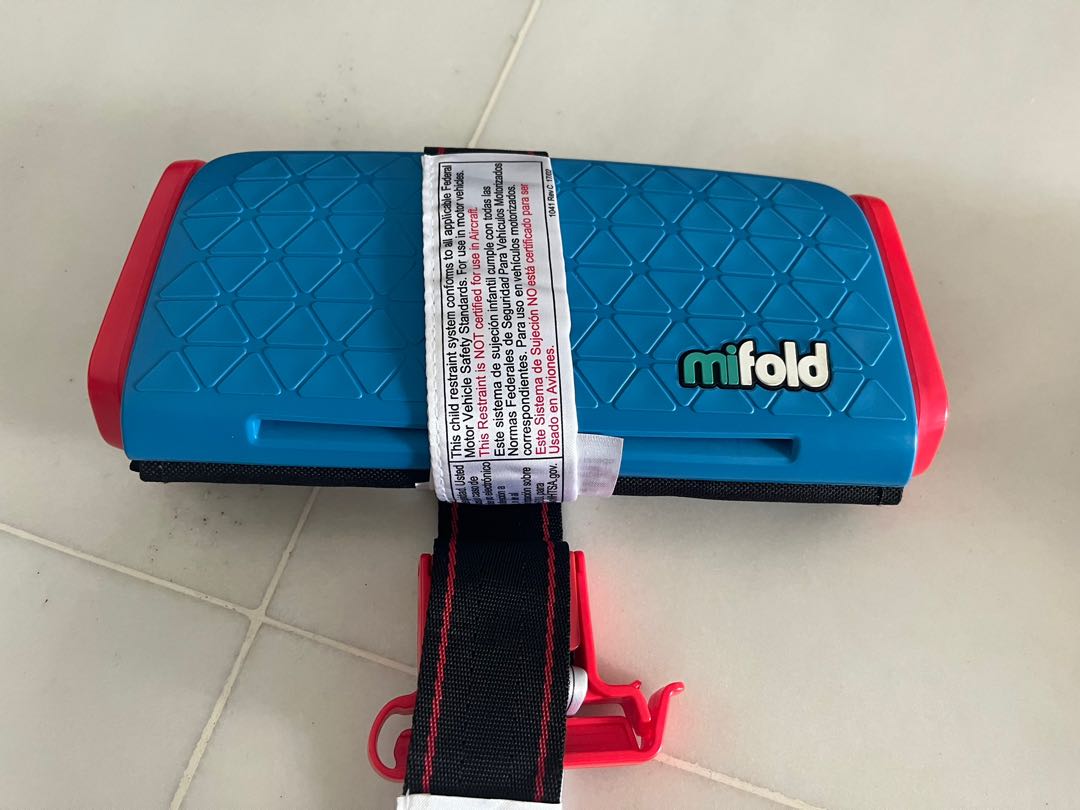 mifold Comfort Grab-And-Go Booster Seat, Babies & Kids, Going Out, Car ...