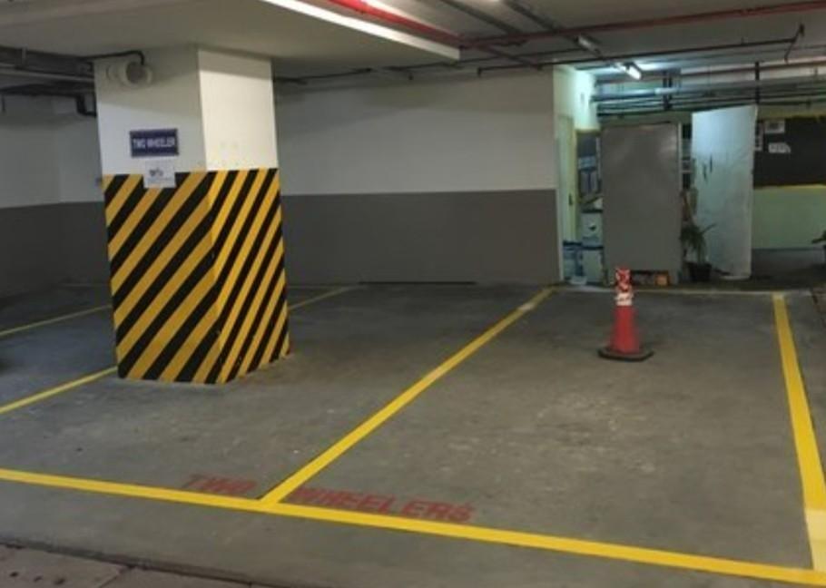 TRASCO Road Line Paint (5 Litres), Everything Else on Carousell