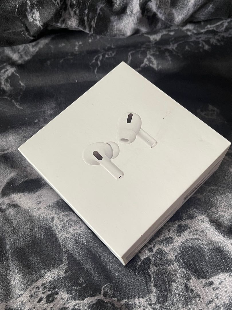 Apple Airpod pro ( left side) * authentic * got the buds and casing ...