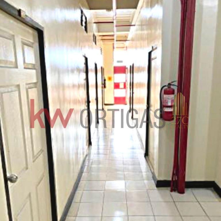 Loft type unit in Rock Fort Residences, Makati, Property, For Sale ...