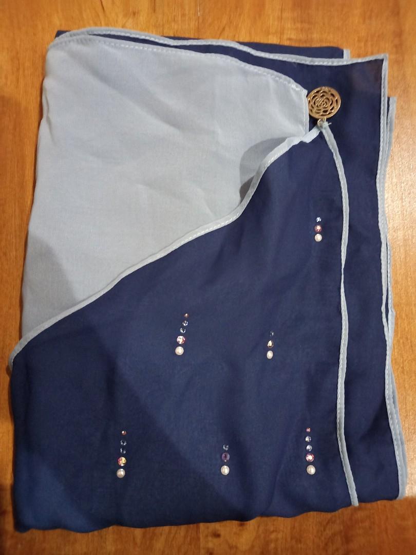 NEELOFAR HIJAB, Women's Fashion, Muslimah Fashion, Hijabs on Carousell