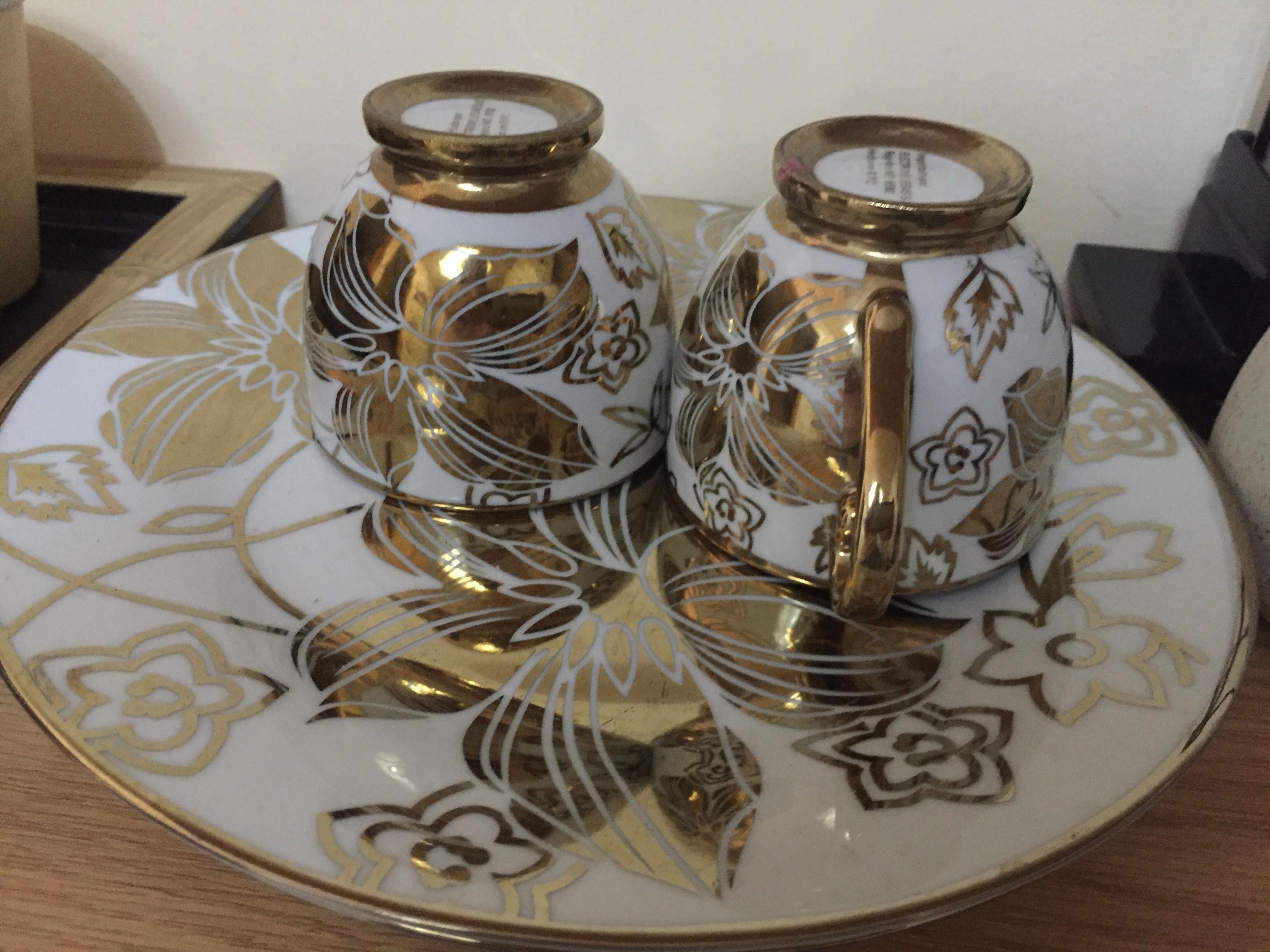 Set of 4 Elegant Plates and Mugs, Furniture & Home Living, Kitchenware ...