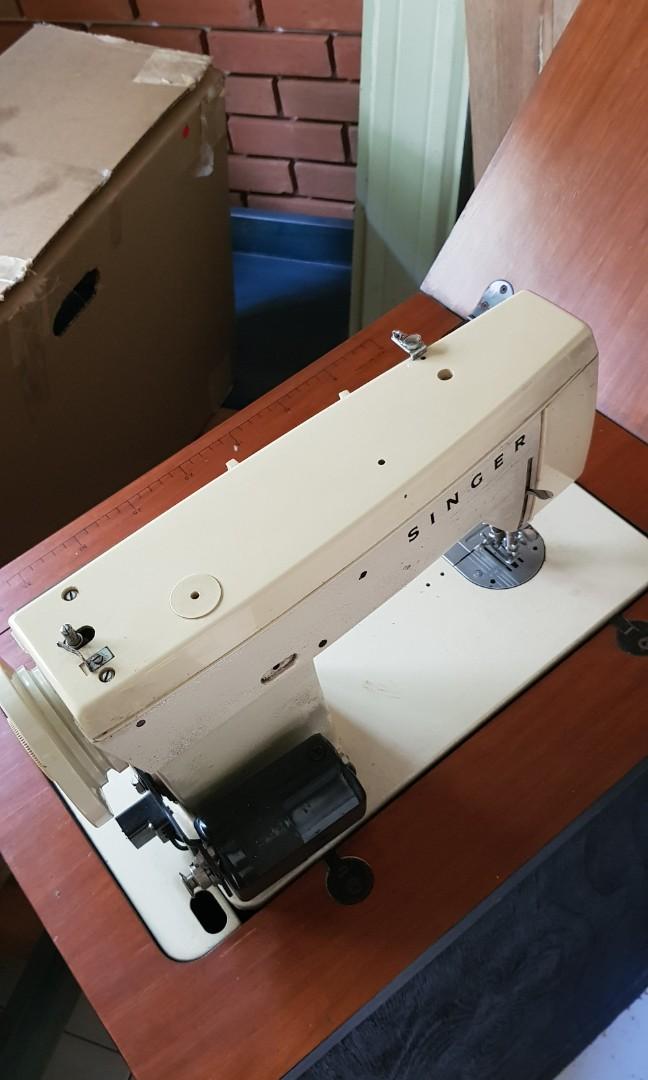 Singer model 1247 vintage sewing machine, Hobbies & Toys, Memorabilia ...