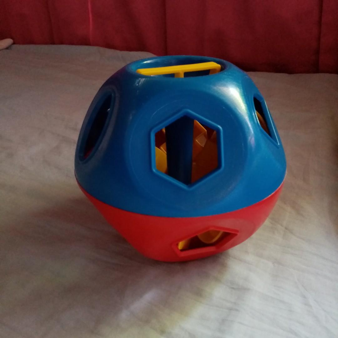 TUPPERWARE RETRO SHAPE SORTING BALL, Babies & Kids, Infant Playtime on ...