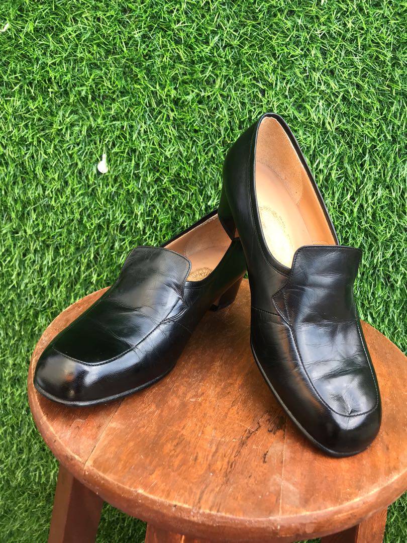 Yoshinoya Ginza Black Shoe Loafers with Heels, Women's Fashion ...