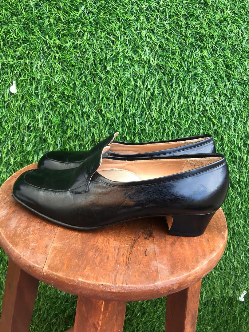 Yoshinoya Ginza Black Shoe Loafers with Heels, Women's Fashion ...