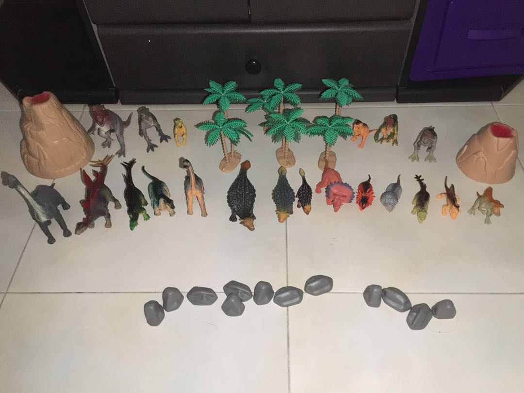 Complete Dinosaur set of 20 with tree/rocks/others, Hobbies & Toys ...