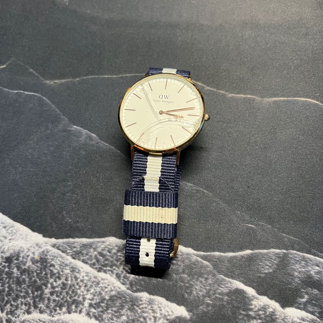 dw watch gold, Luxury, Watches on Carousell