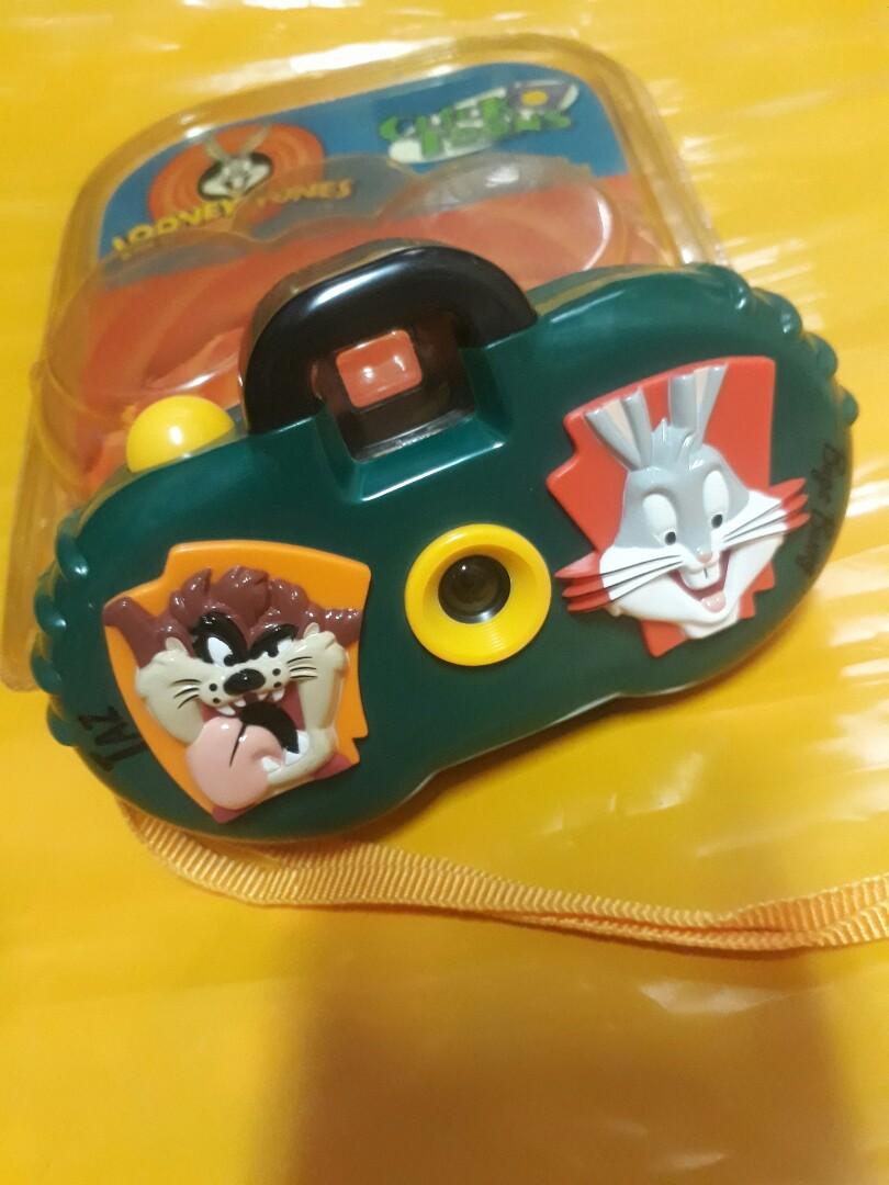 Looney Tunes Warner Brothers Focus Free Toy Film Camera, Photography ...