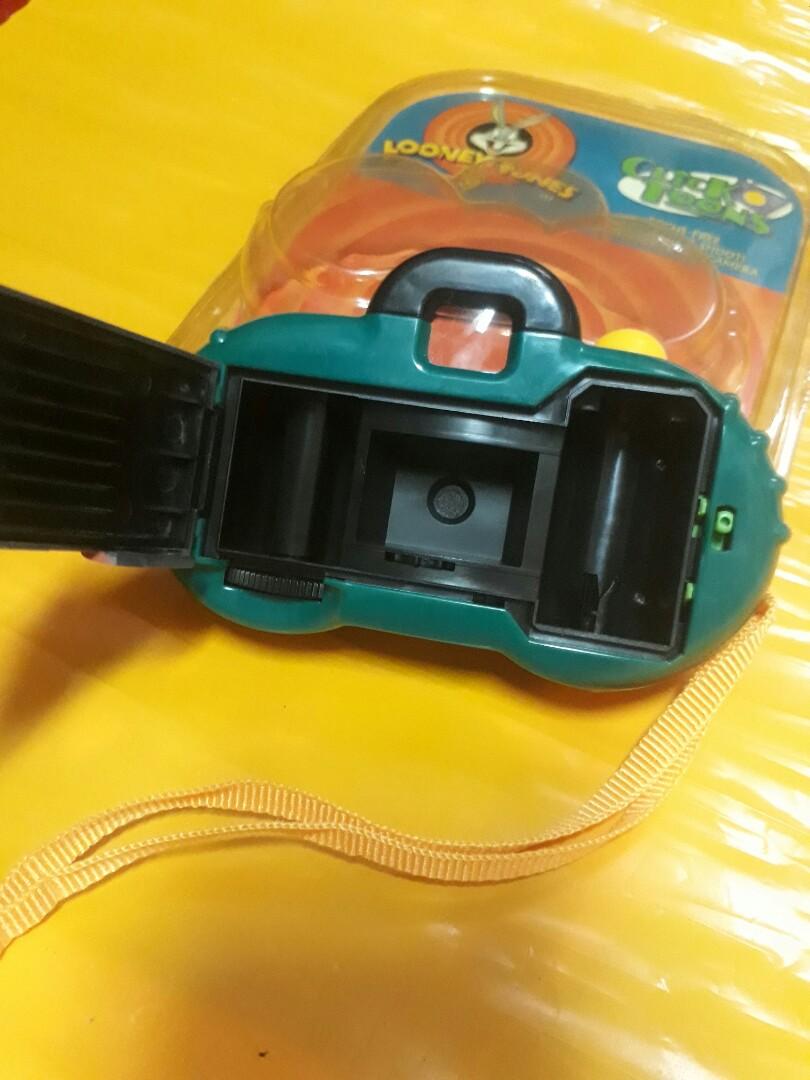 Looney Tunes Warner Brothers Focus Free Toy Film Camera, Photography ...
