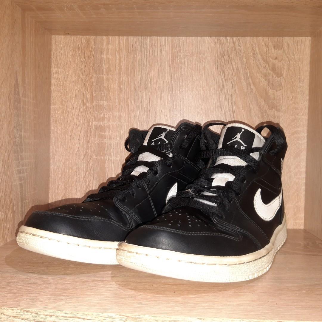 Nike Air Jordan 1 Original, Fesyen Pria, Sepatu , Sneakers di Carousell