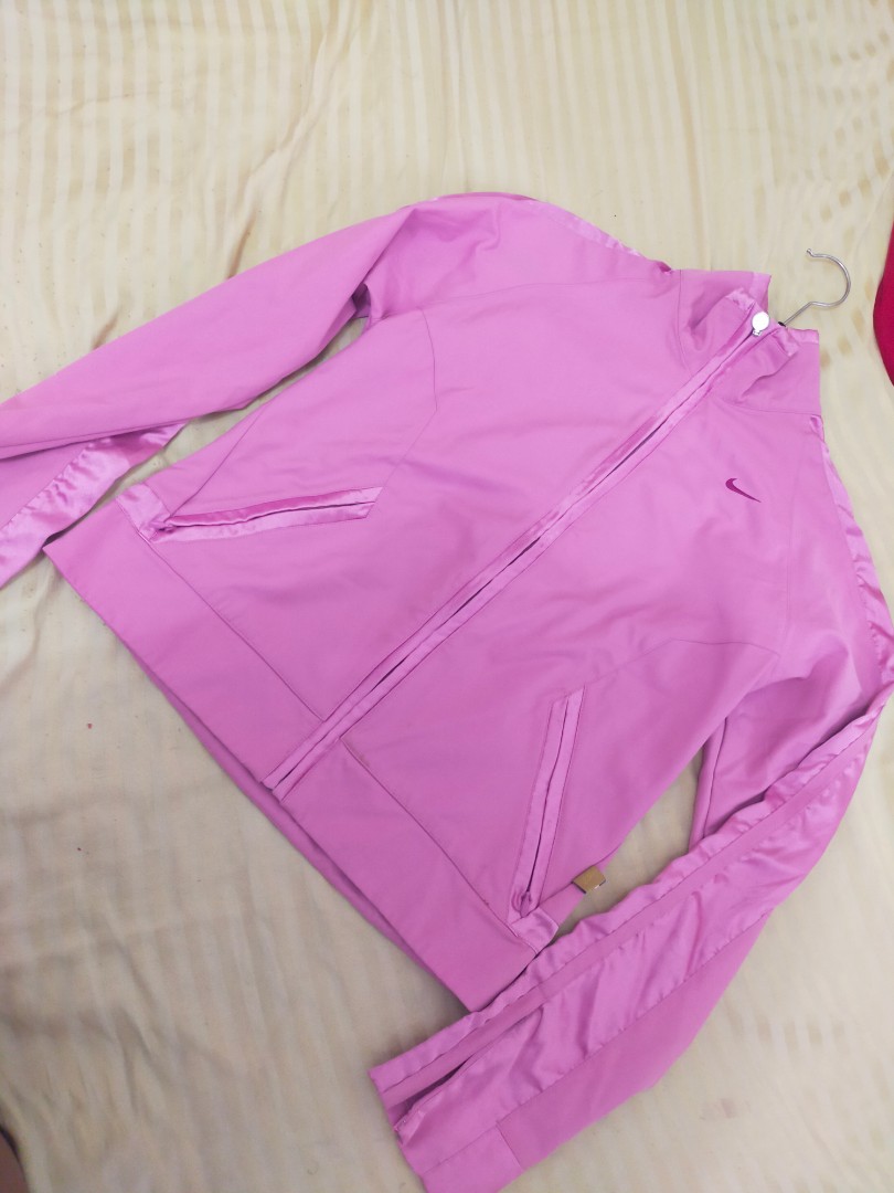 Nike pink dry fit jacket, Women's Fashion, Activewear on Carousell