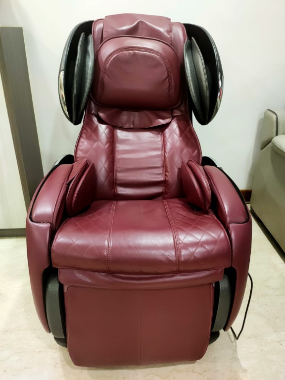 OSIM UMagic Massage Chair, Health & Nutrition, Massage Devices on Carousell