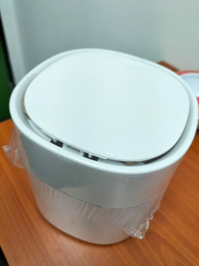 Table top mini dust bin, Furniture & Home Living, Cleaning & Homecare ...