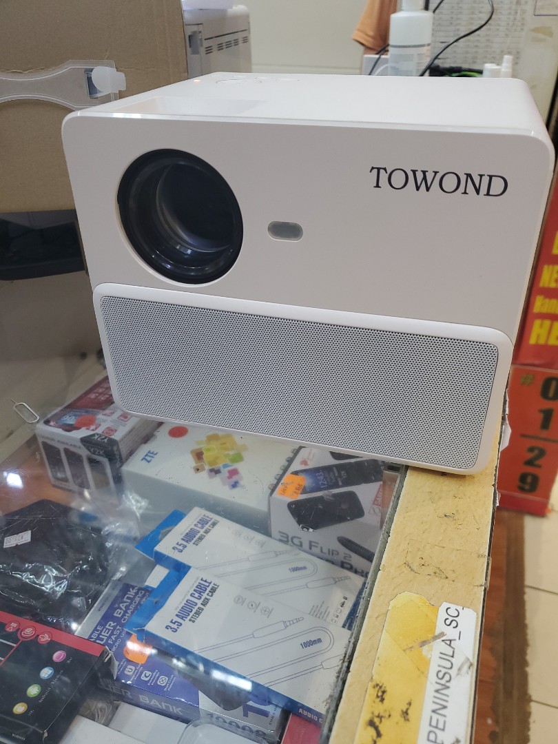 Towond Portable Movie Projector with HiFi Speaker 4k 7500L Wi-Fi Mirror ...