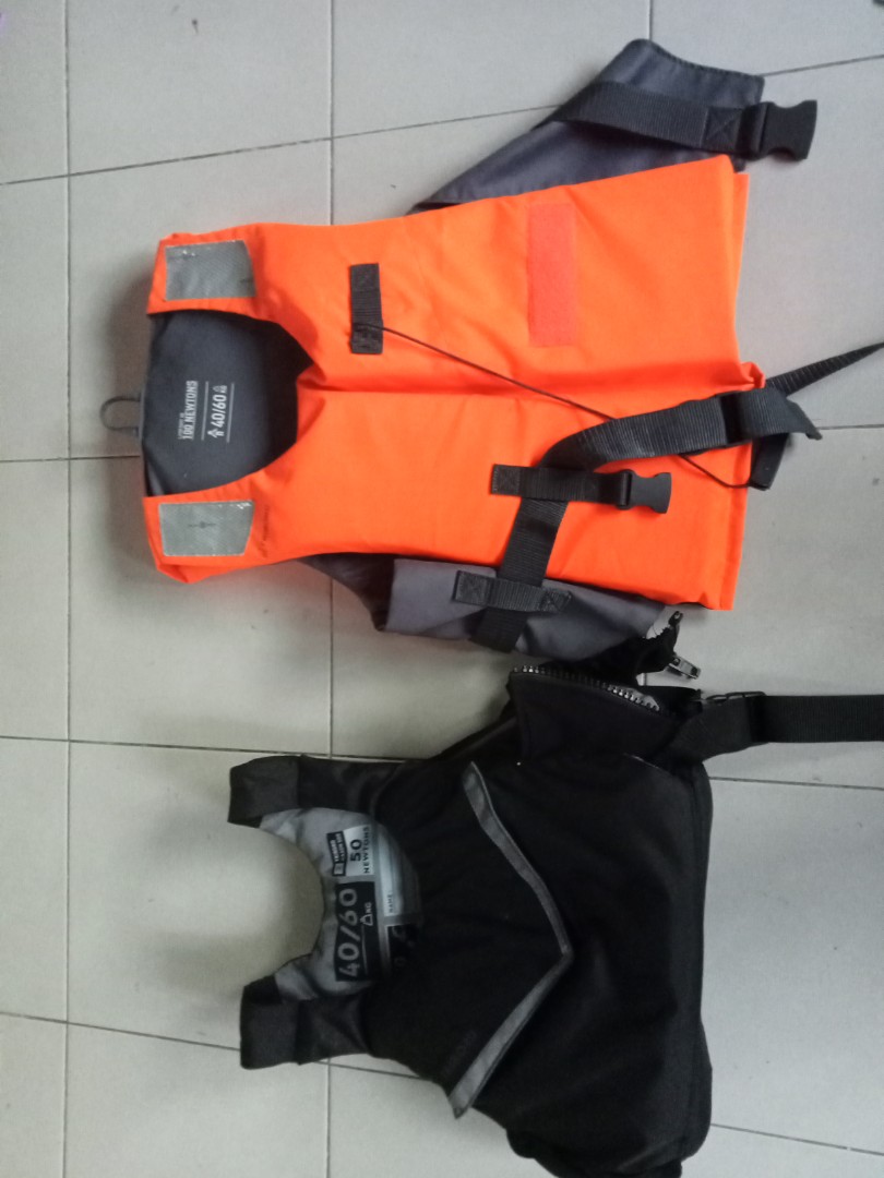 tribod lifejacket, Sports Equipment, Sports & Games, Water Sports on Carousell