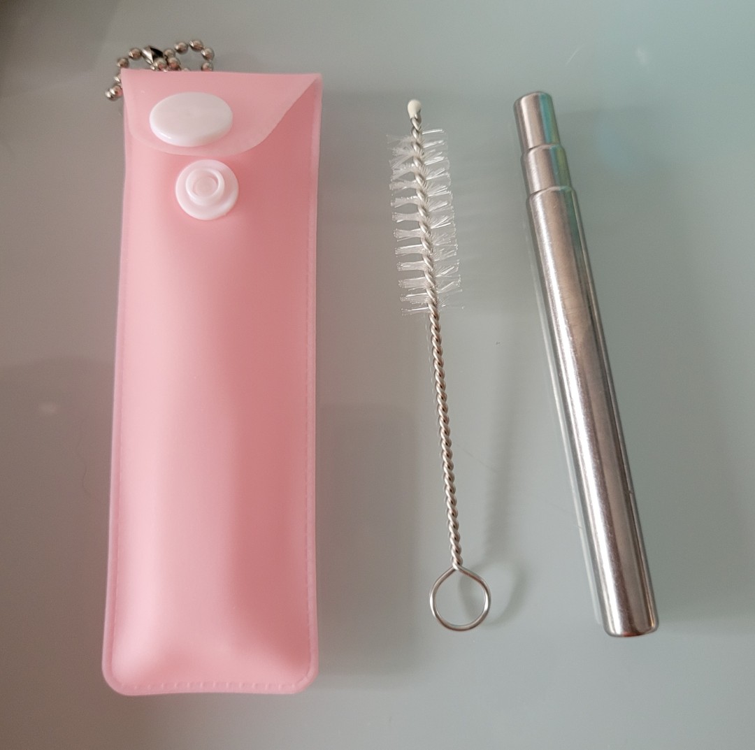 Brand new extendable metal straw and brush set, Food & Drinks, Other ...