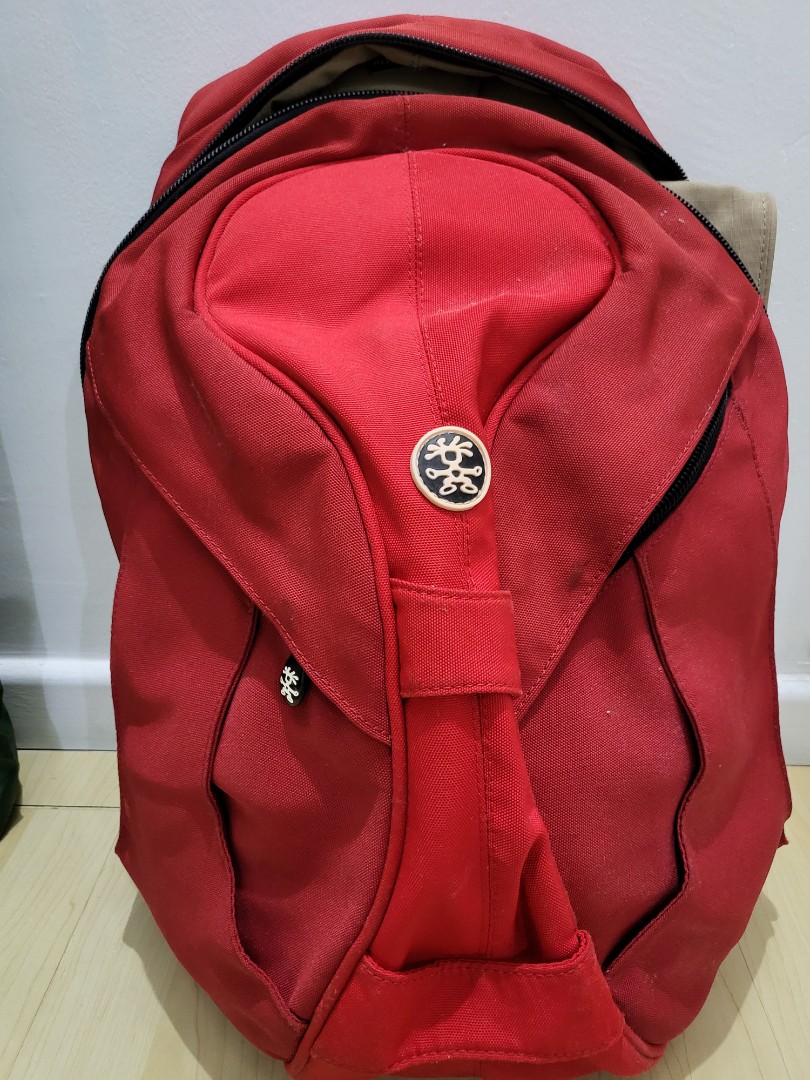 Crumpler travel backpack laptop compartment, Men's Fashion, Bags ...