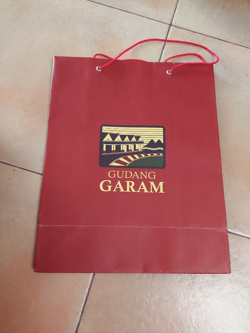 Paper bag Gudang Garam 26/33/12, Barang Yang Dicari di Carousell