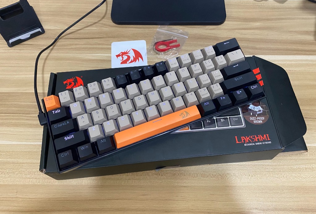 Redragon Mechanical Keyboard K606 Lakshmi (Brown Switch) w/ Wood wrist ...