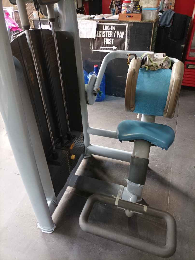 Technogym abs machine, Sports Equipment, Exercise & Fitness, Cardio ...