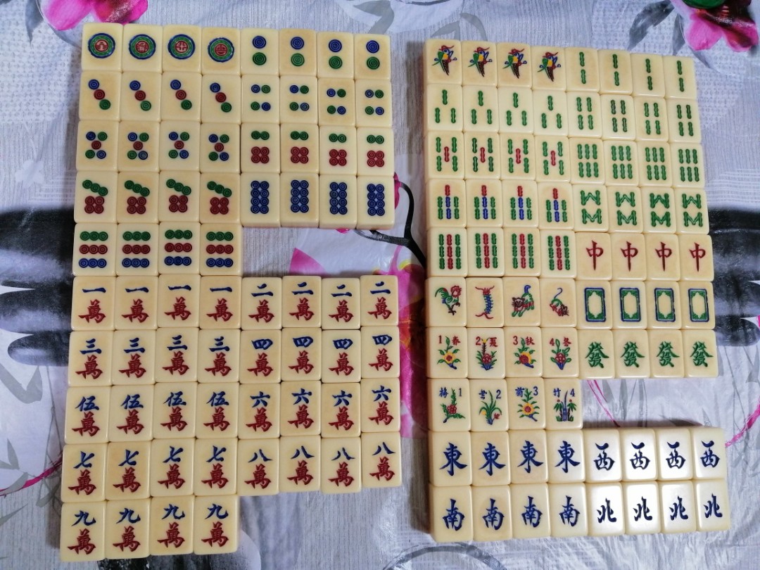 Used Mahjong Set, Hobbies & Toys, Toys & Games on Carousell