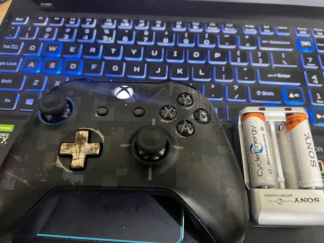 Xbox PUBG controller with box and case and rechargeable battery, Video ...