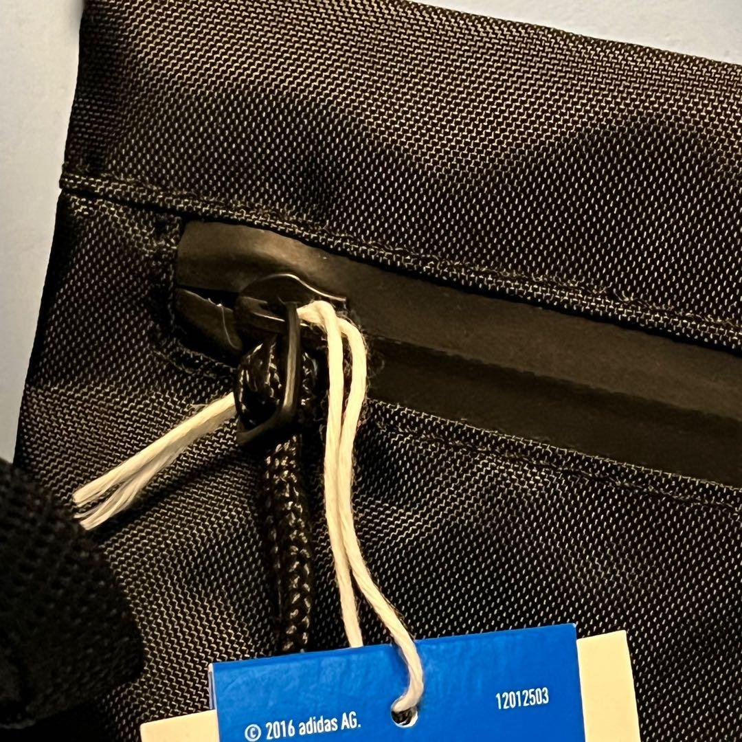 Adidas SIMPLE POUCH, 女裝, 手袋及銀包, 單肩包 - Carousell