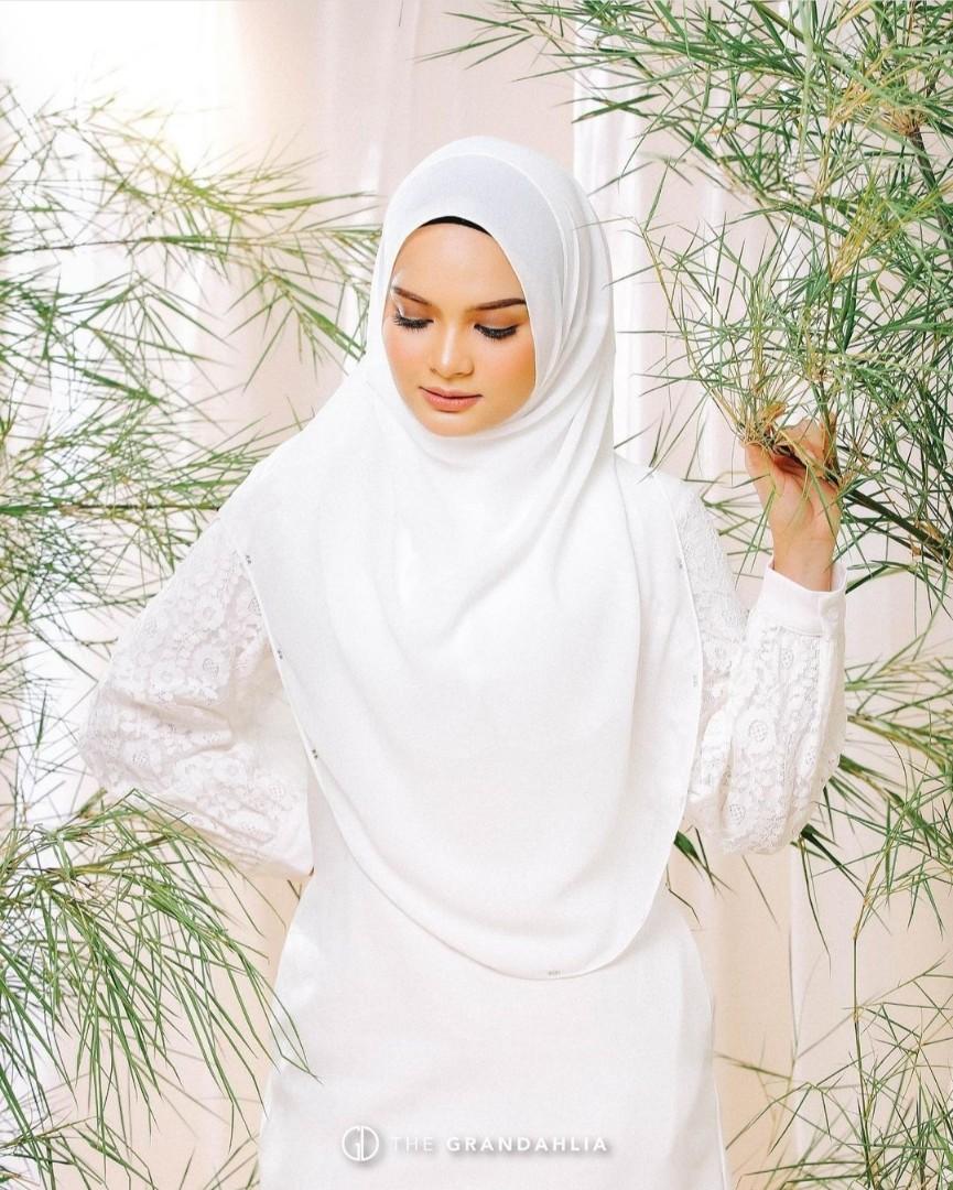 Instant Aishah Hijab by The Grandahlia, Women's Fashion, Muslimah ...