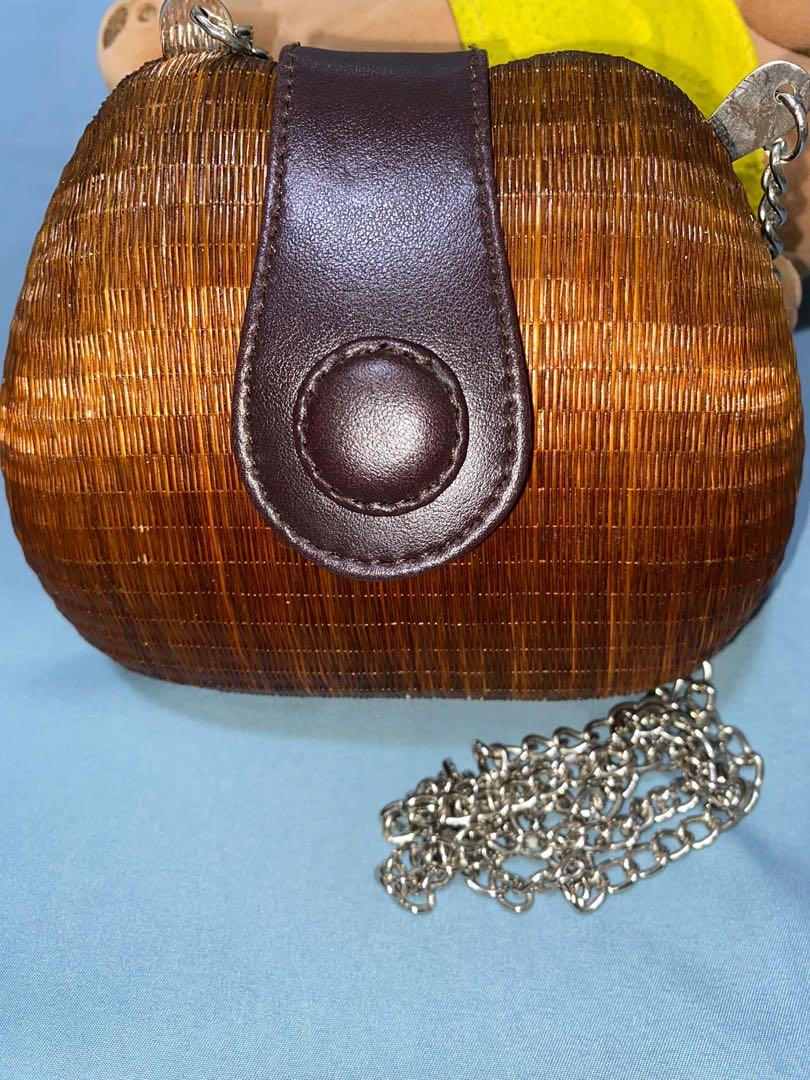 Le SAC shoulder bag, Women's Fashion, Bags & Wallets, Shoulder Bags on ...