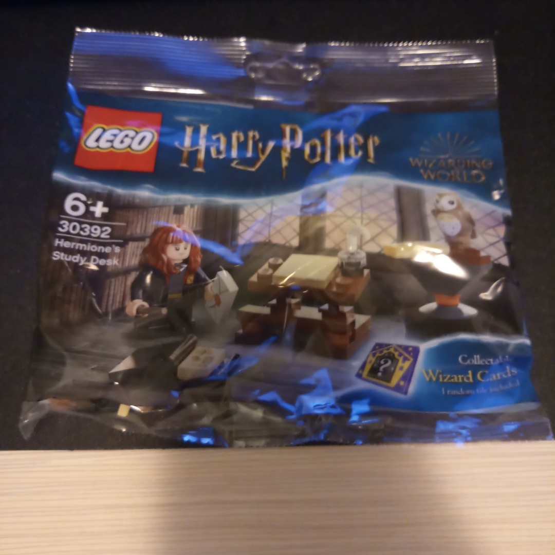 Lego 30392 Hermione's Study Desk, 興趣及遊戲, 玩具 & 遊戲類 - Carousell