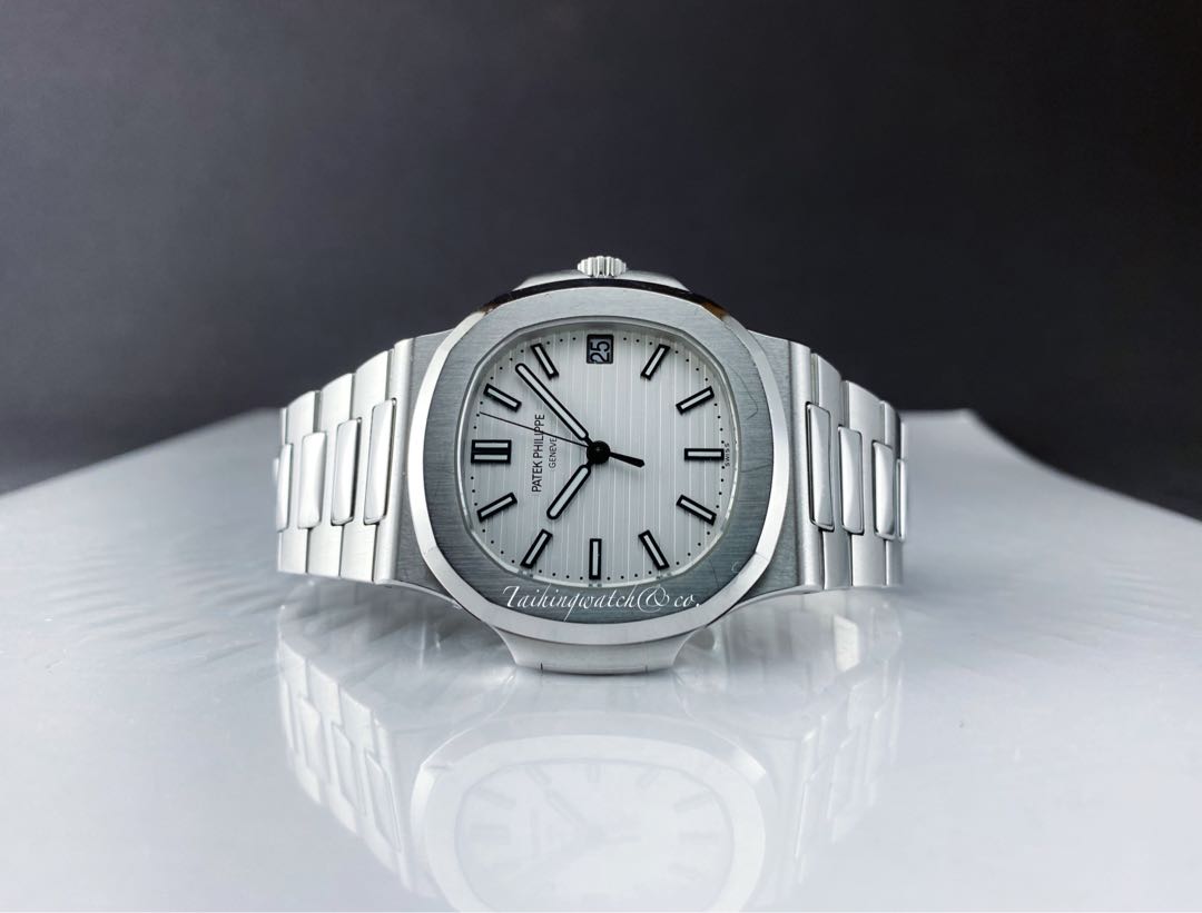 Patek Philippe nautilus PP5711/1A-011, Luxury, Watches on Carousell