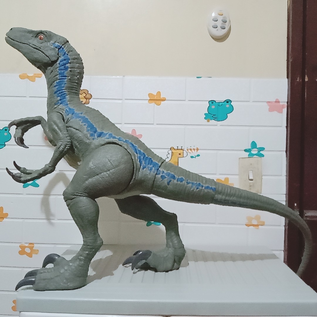 Super Colossal Velociraptor Blue Dinosaur, Hobbies & Toys, Toys & Games ...
