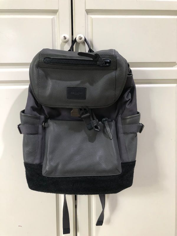 Coach bacpack voyager , Fesyen Pria, Tas & Dompet , Ransel di Carousell