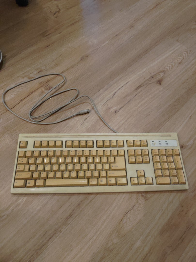 Vintage old Keyboard (Not sure if working), Computers & Tech, Parts ...