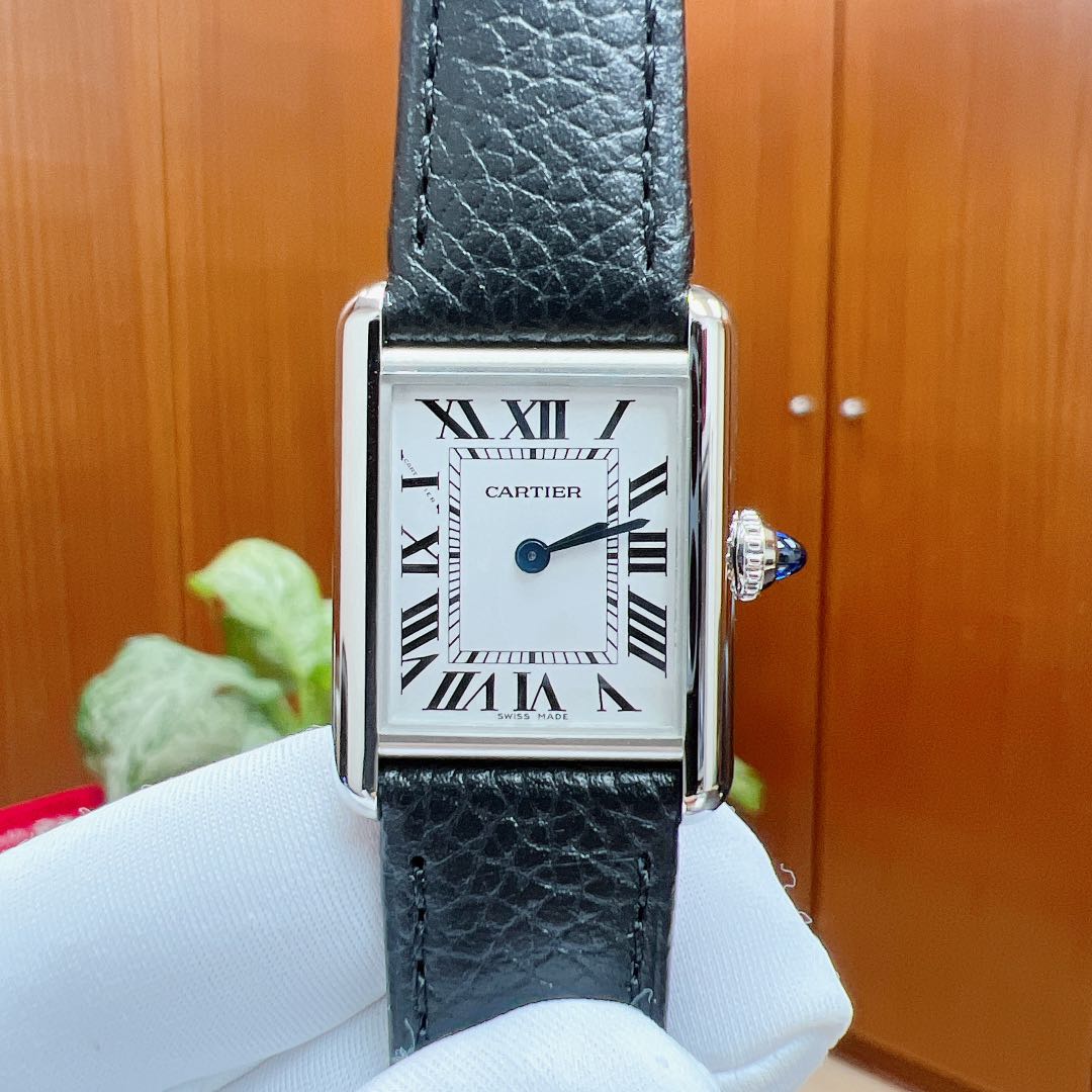 全新現貨！☑️卡地亞 Cartier WSTA0042 , 名牌, 手錶 - Carousell
