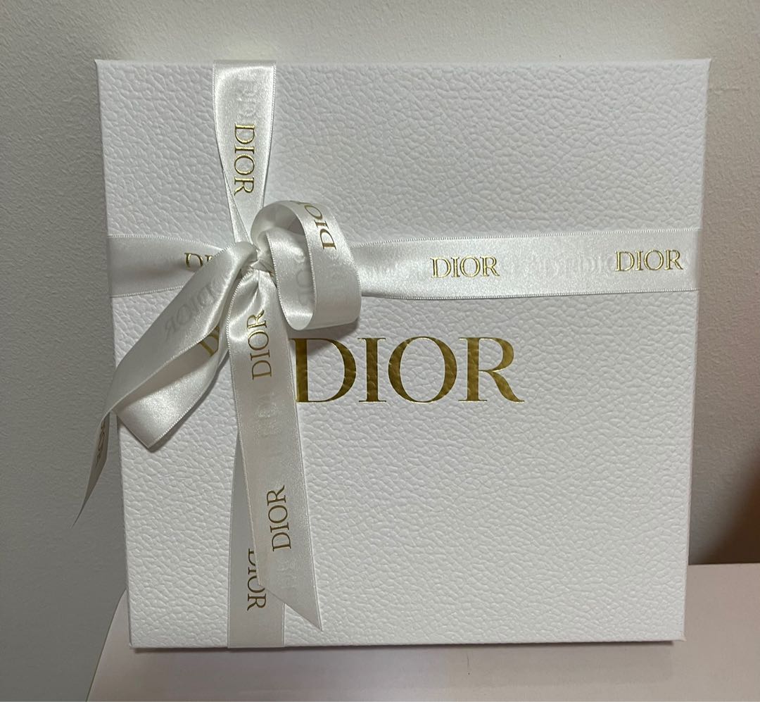 Brand new Dior medium gift box for sale sigh ribbon, Luxury ...
