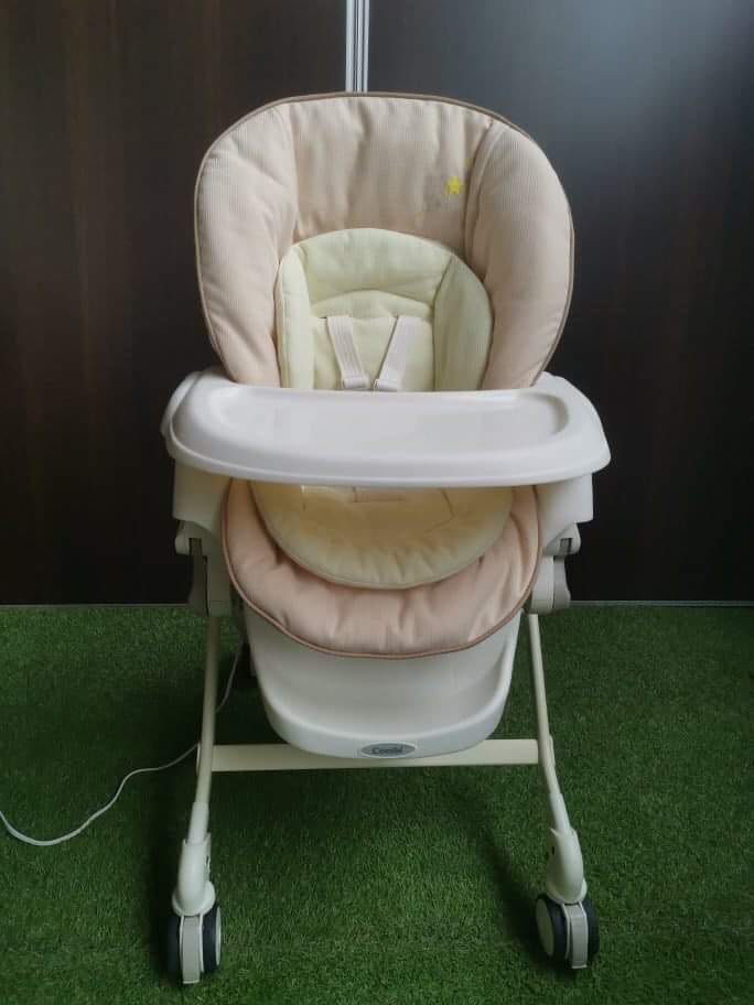 Combi Auto Swing High Chair, Babies & Kids, Nursing & Feeding, Baby ...