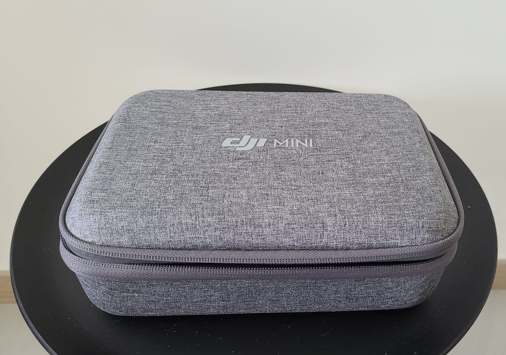 DJI Mini 原裝盒 Carrying case, 攝影器材, 攝影配件, 相機袋 - Carousell