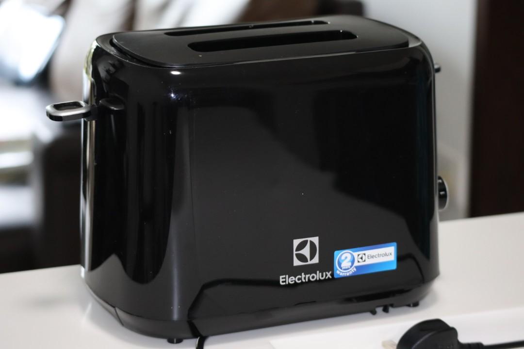 Electrolux Bread Toaster ETS3505, TV & Home Appliances, Kitchen ...