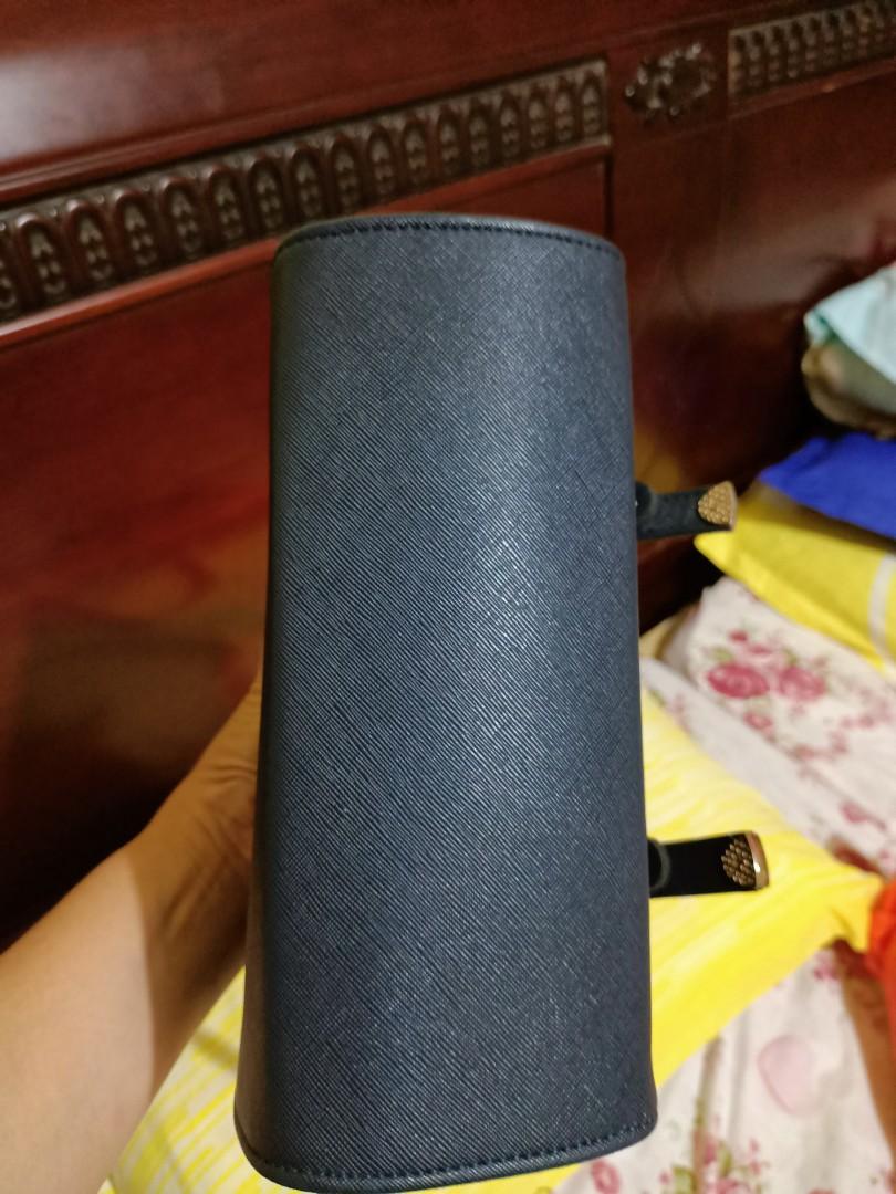 Giles N' Brooks Sling bag, Women's Fashion, Bags & Wallets, Cross-body ...