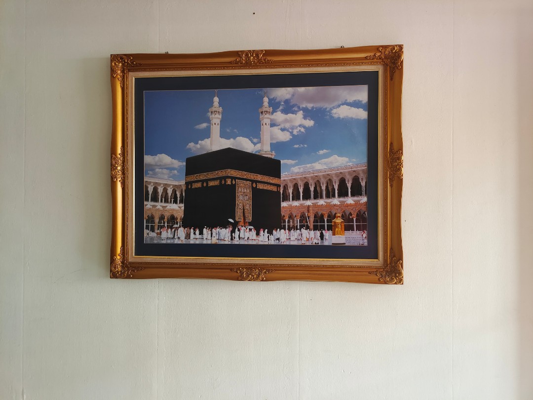 Golden Kaaba photo frame, Furniture & Home Living, Home Decor, Frames ...