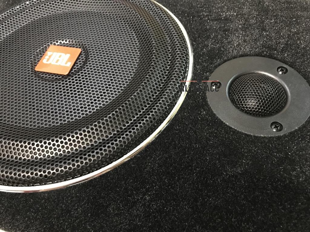 JBL 8" Underseat Car Subwoofer - 600W (Lightning Black) NEW SET- NO ...