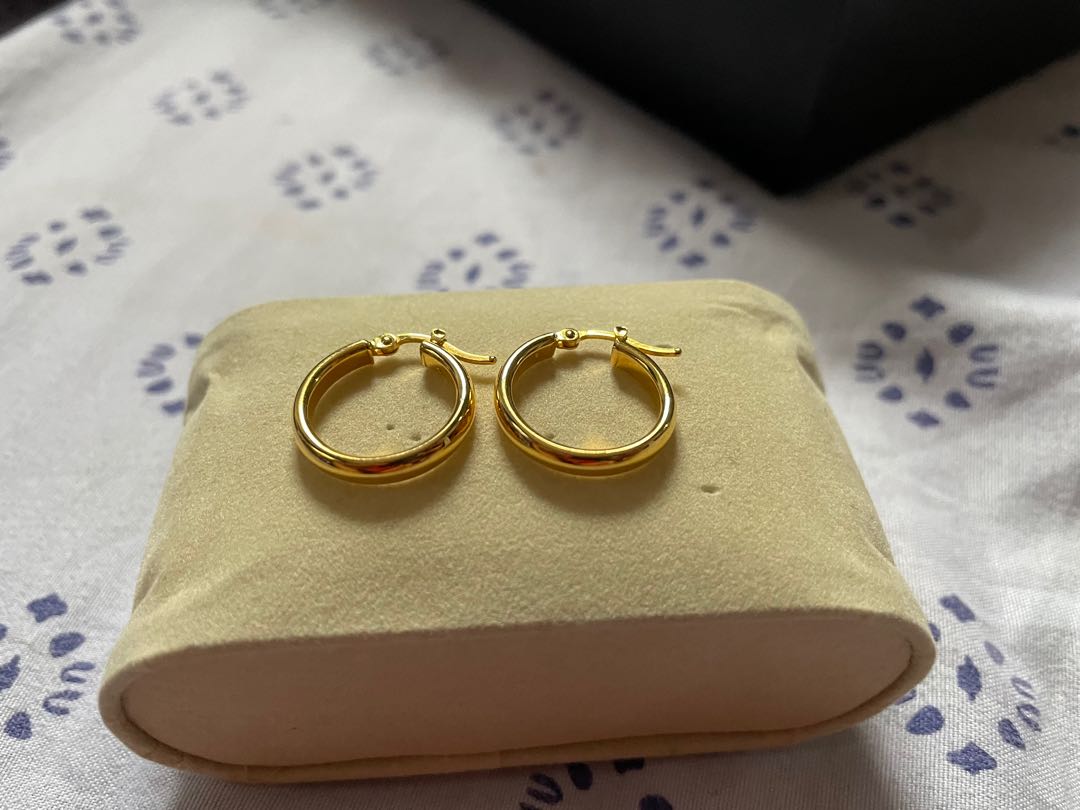 loop earrings 18K, Women's Fashion, Jewelry & Organizers, Earrings on ...