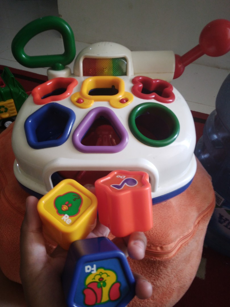 Mainan bentuk, Bayi & Anak, Mainan & Baby Walker di Carousell